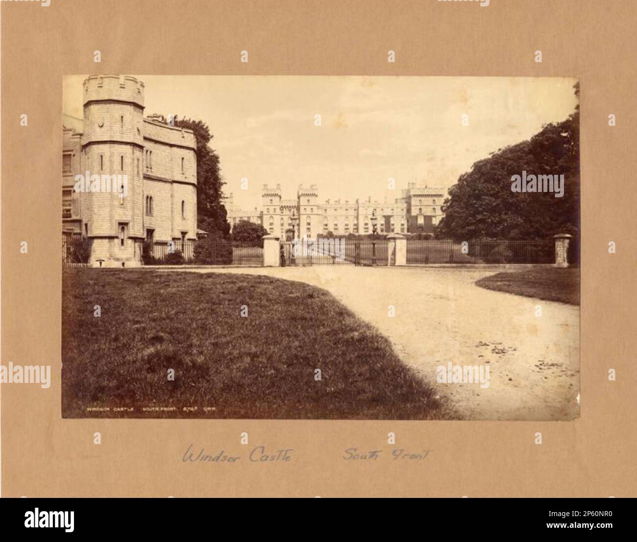 Windsor castle exterior grounds hi-res stock photography and images - Alamy