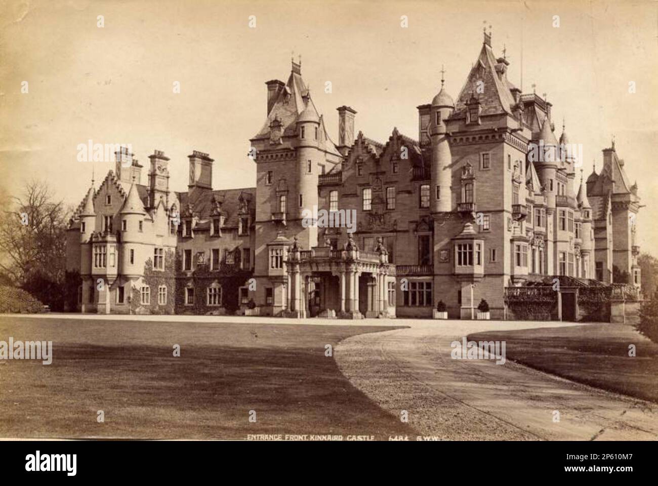 Kinnaird castle hi-res stock photography and images - Alamy