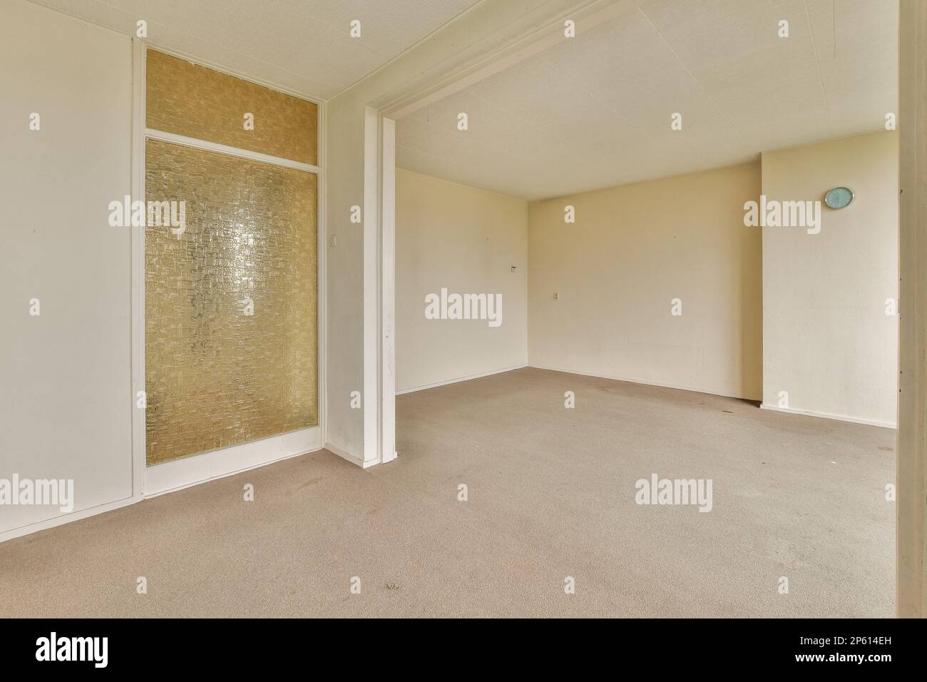 an empty room with no one on the wall or floor to see if it's not in ...
