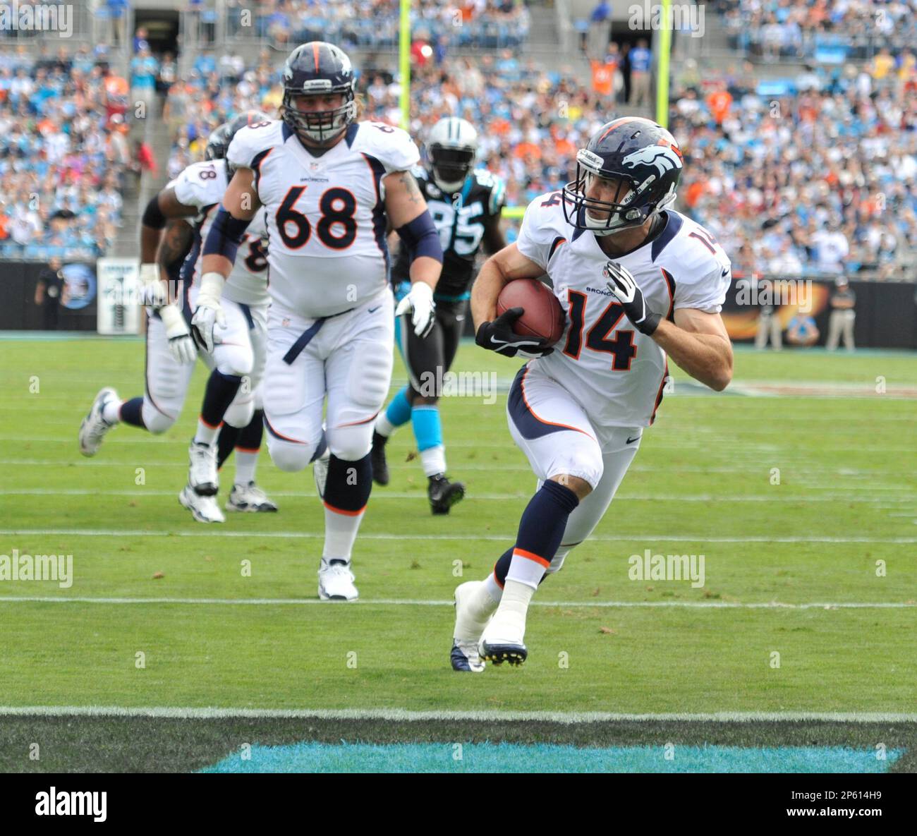 Denver Broncos wide receiver Brandon Stokley (14) heads to the end zone ...