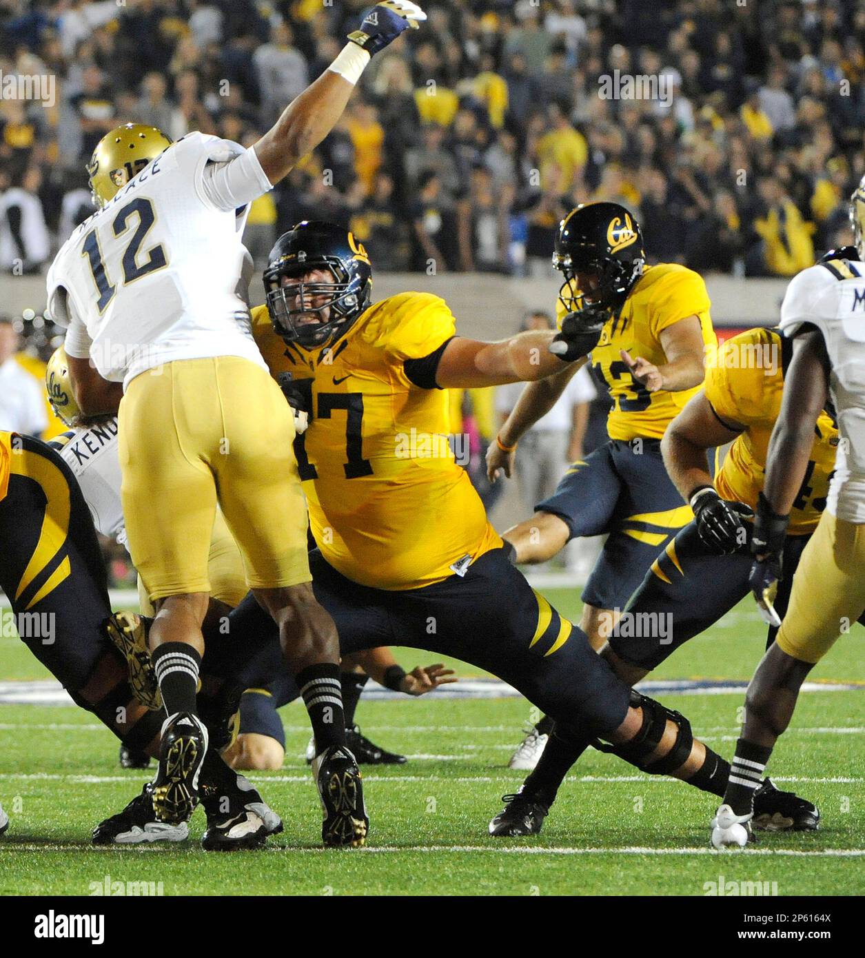 California Golden Bears Tyler Rigsbee (77) in action during a game ...