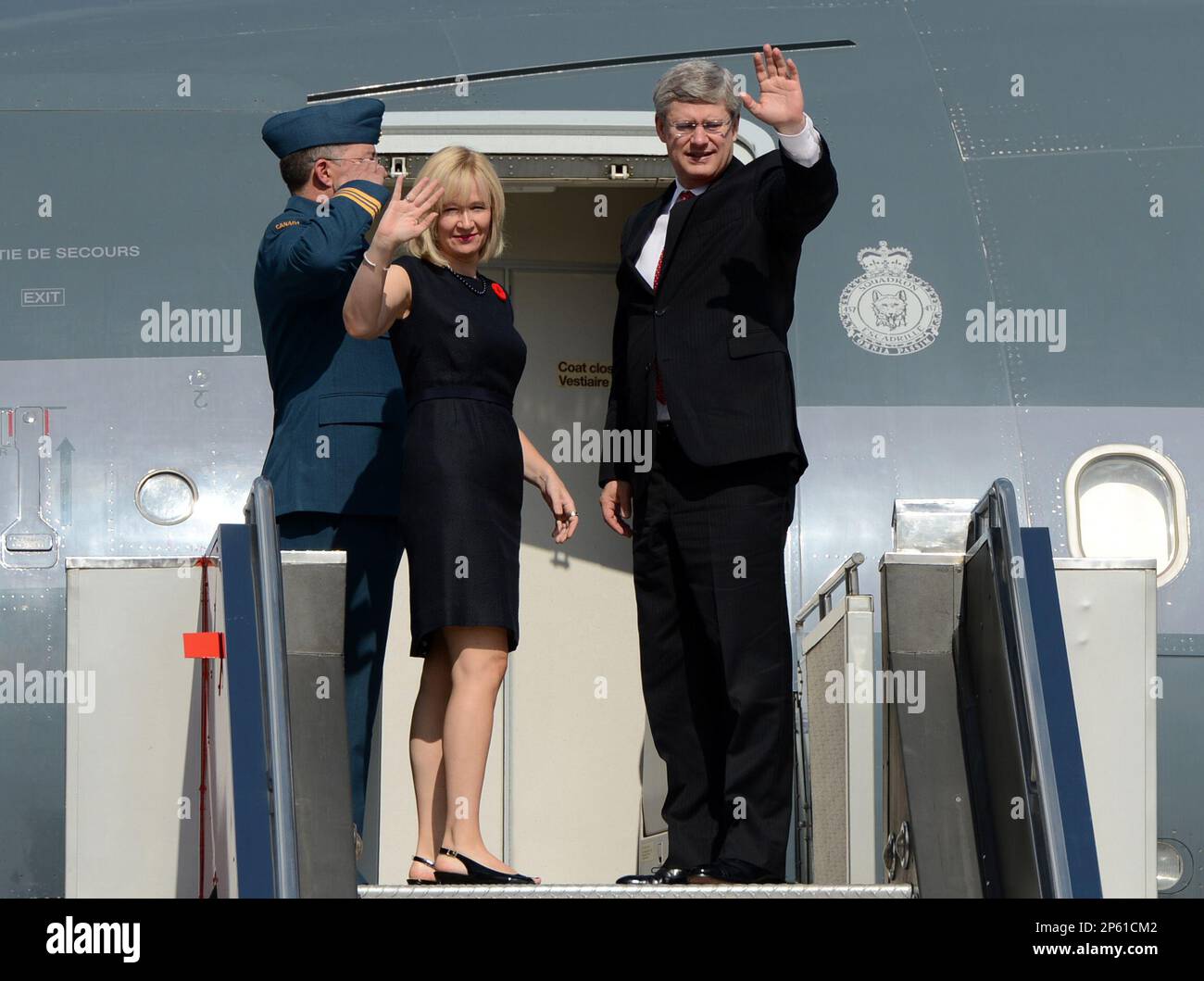 Prime Minister Stephen Harper and wife Laureen leave Manila ...
