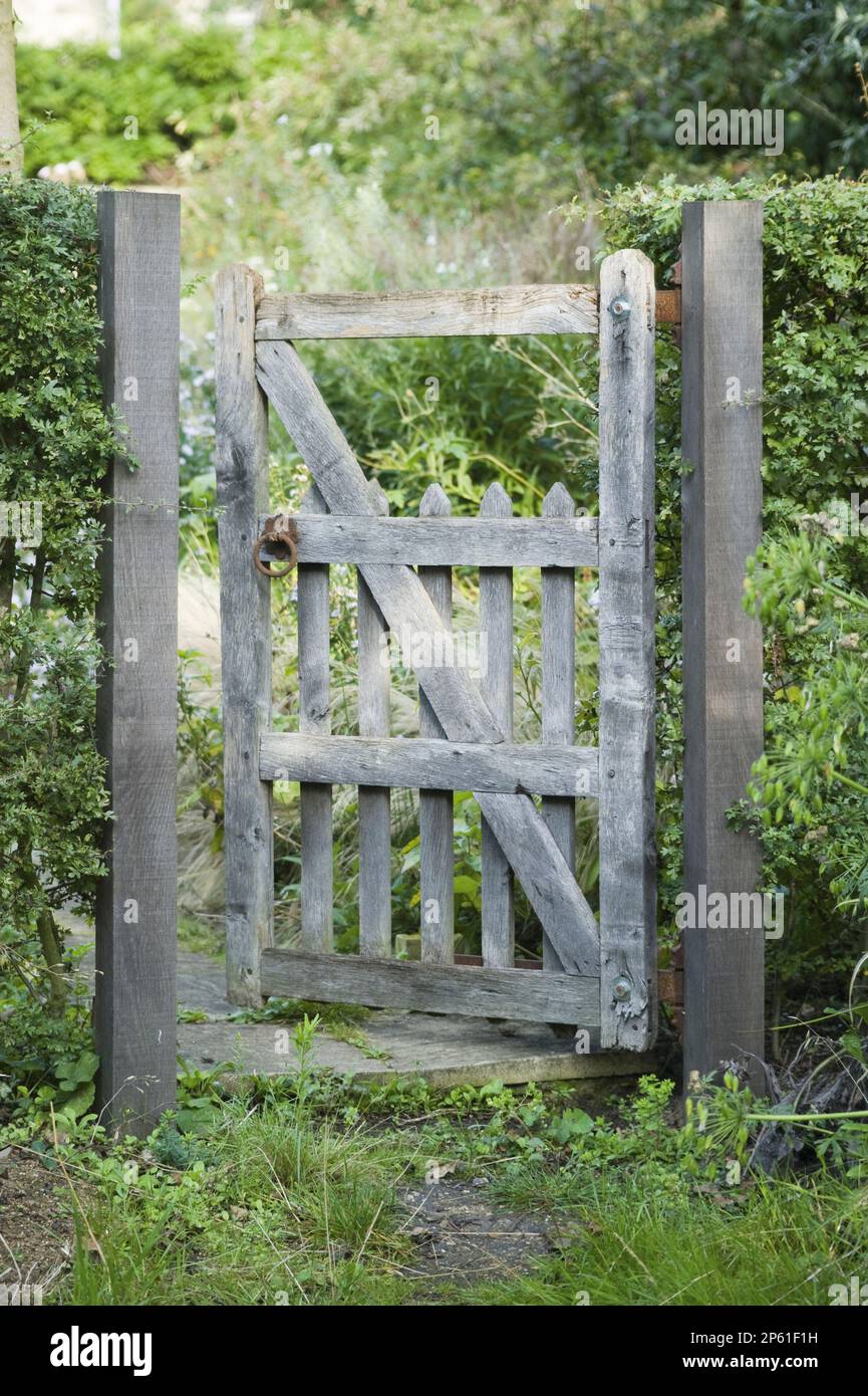 Country garden gate hi-res stock photography and images - Alamy