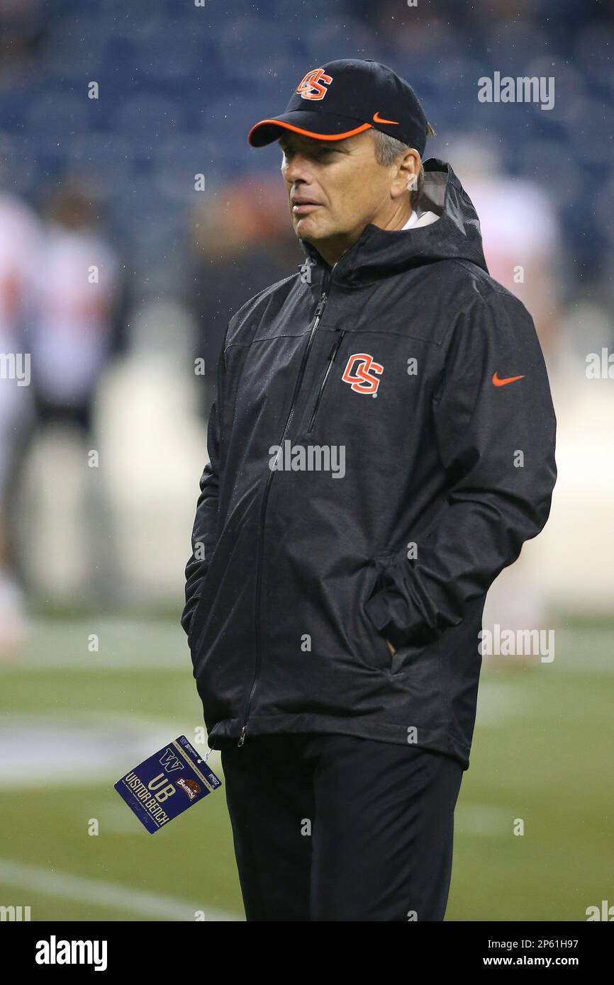 Oregon State Beavers Mike Riley (HC) during a game against Washington ...