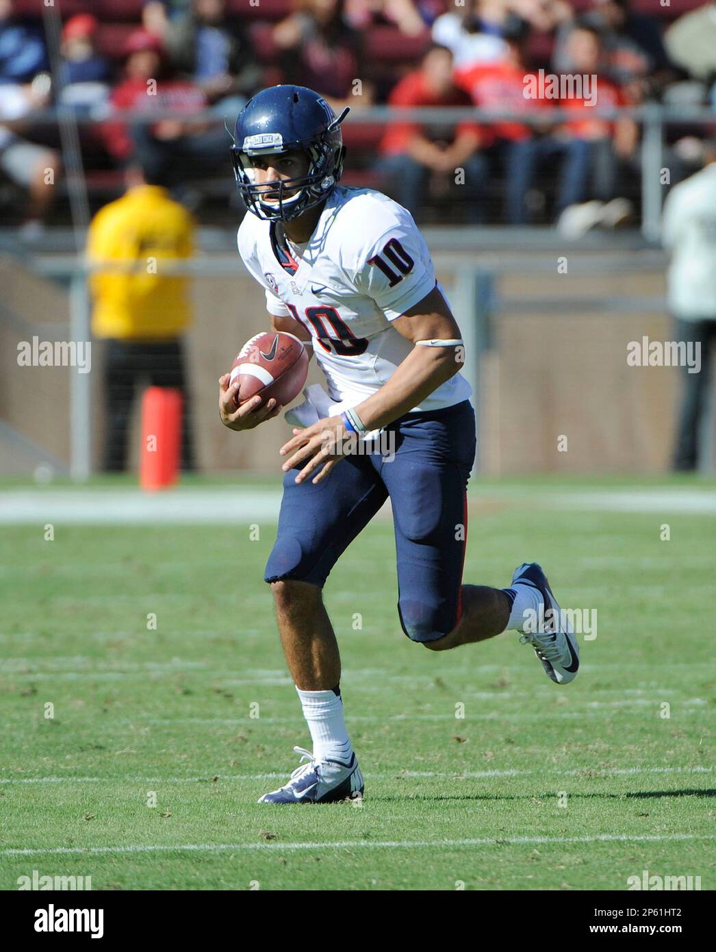 Arizona Wildcats Matt Scott (10) in action during a game against ...
