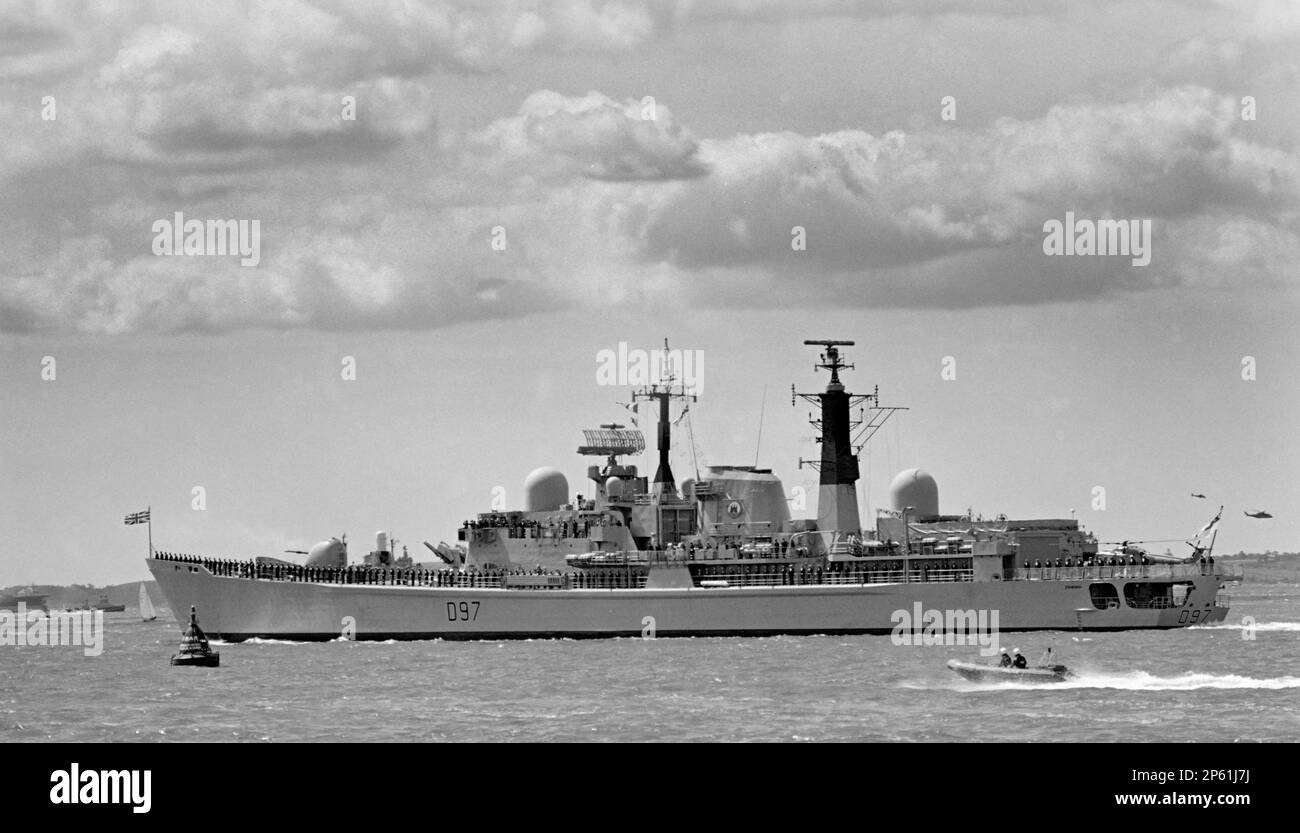 D97 hms edinburgh hi-res stock photography and images - Alamy