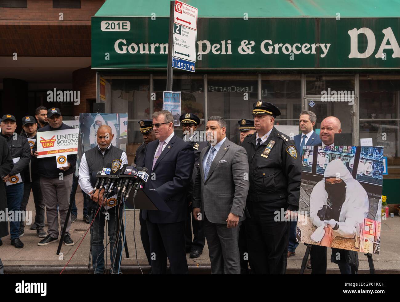 East 81st street new york hi-res stock photography and images - Alamy