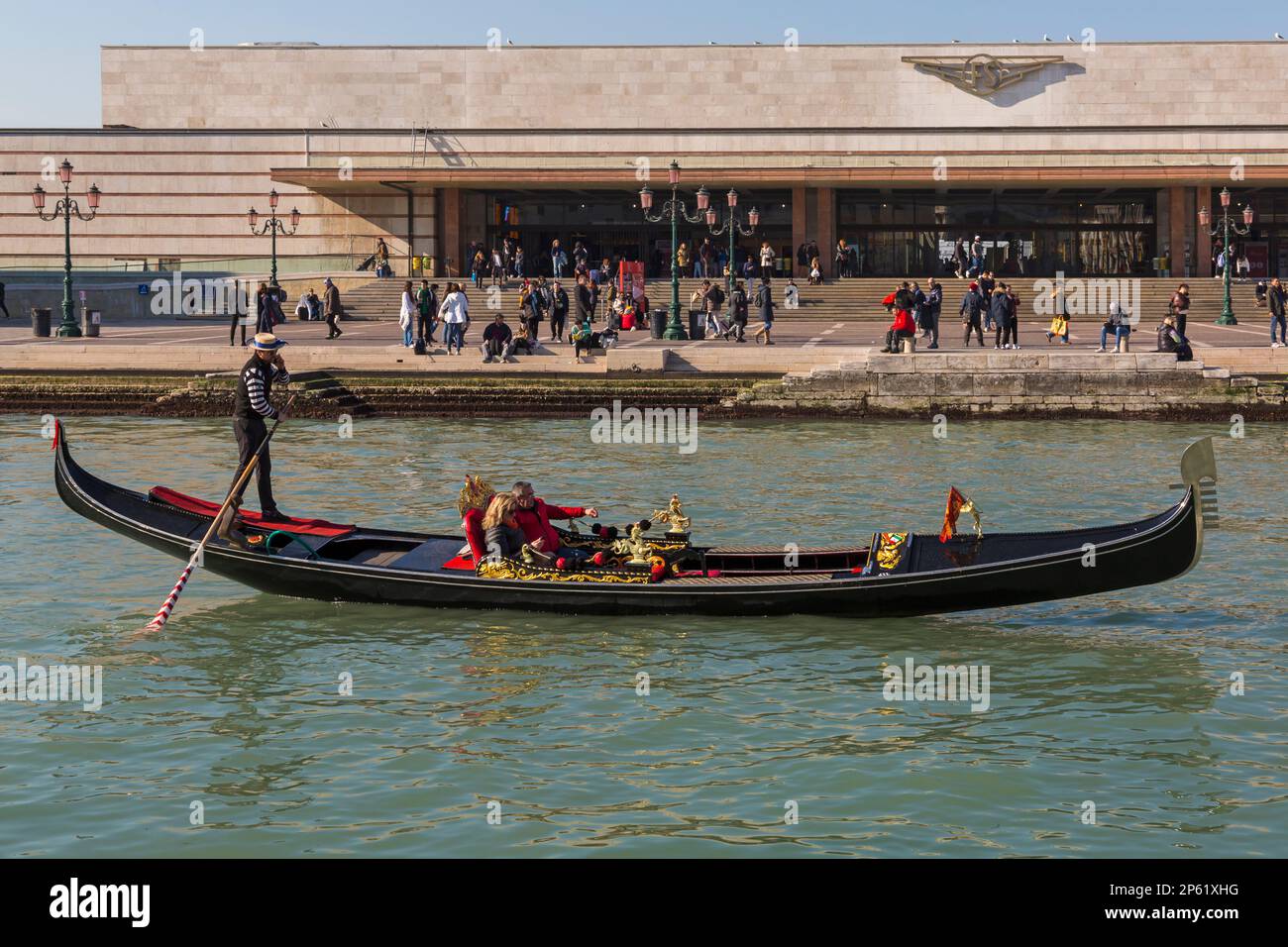 Venice Italy Gondola Pictures Railroad Italy By Train With Planet
