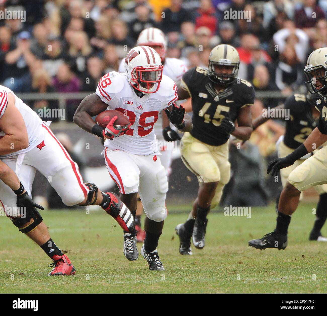 Wisconsin Badgers Montee Ball (28) in action during a game against ...