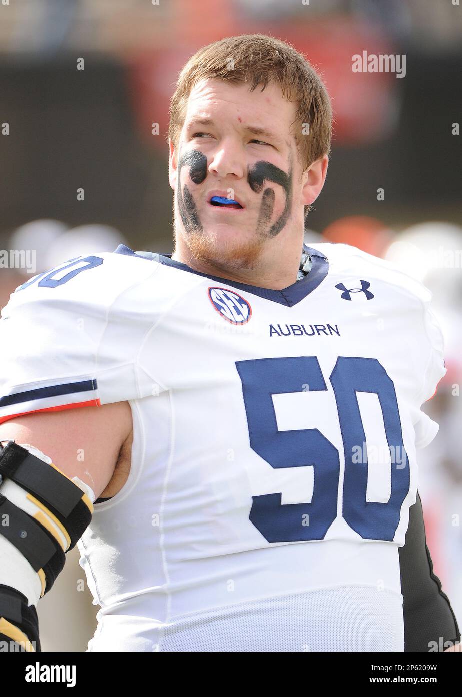 Auburn Tigers Reese Dismukes (50) in action during a game against ...