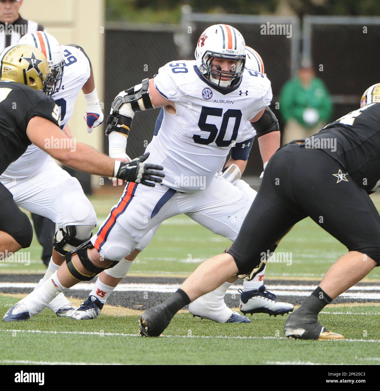 Auburn Tigers Reese Dismukes (50) in action during a game against ...