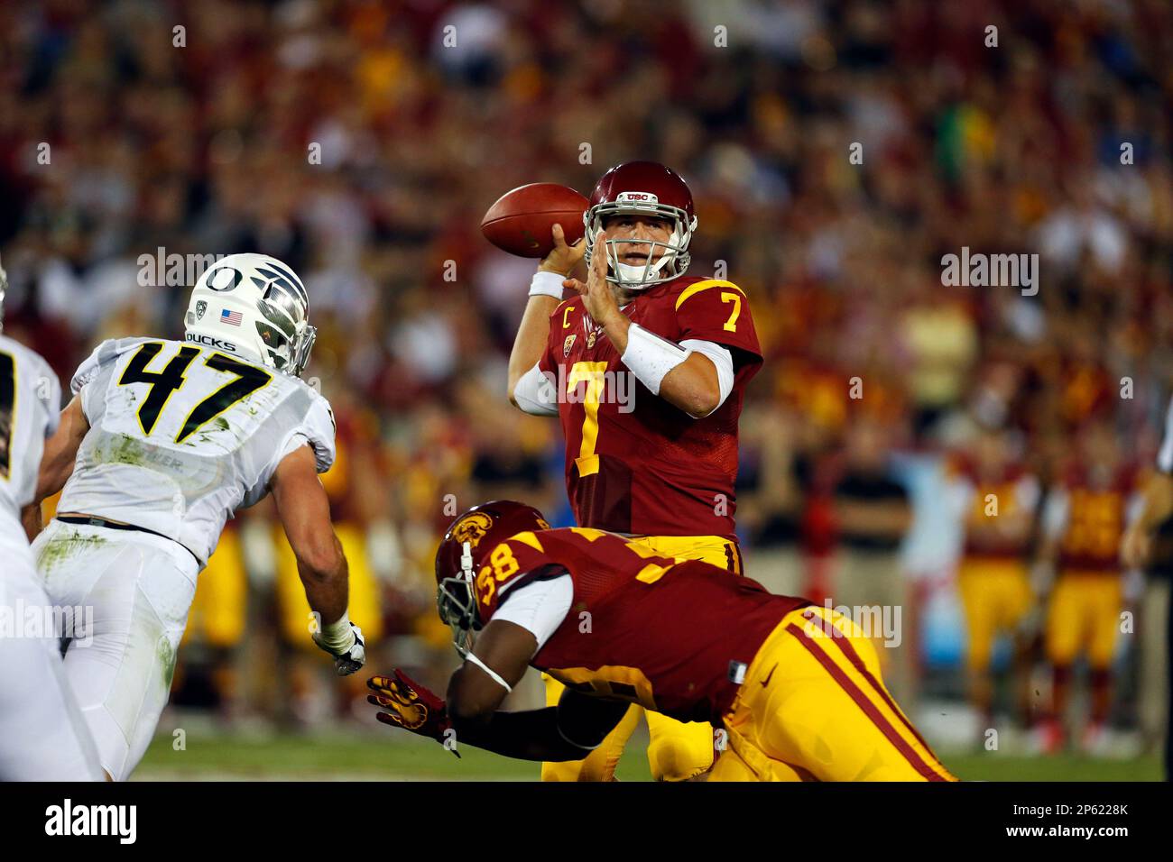 November 03, 2012: USC Trojans quarterback Matt Barkley #7 throws a ...
