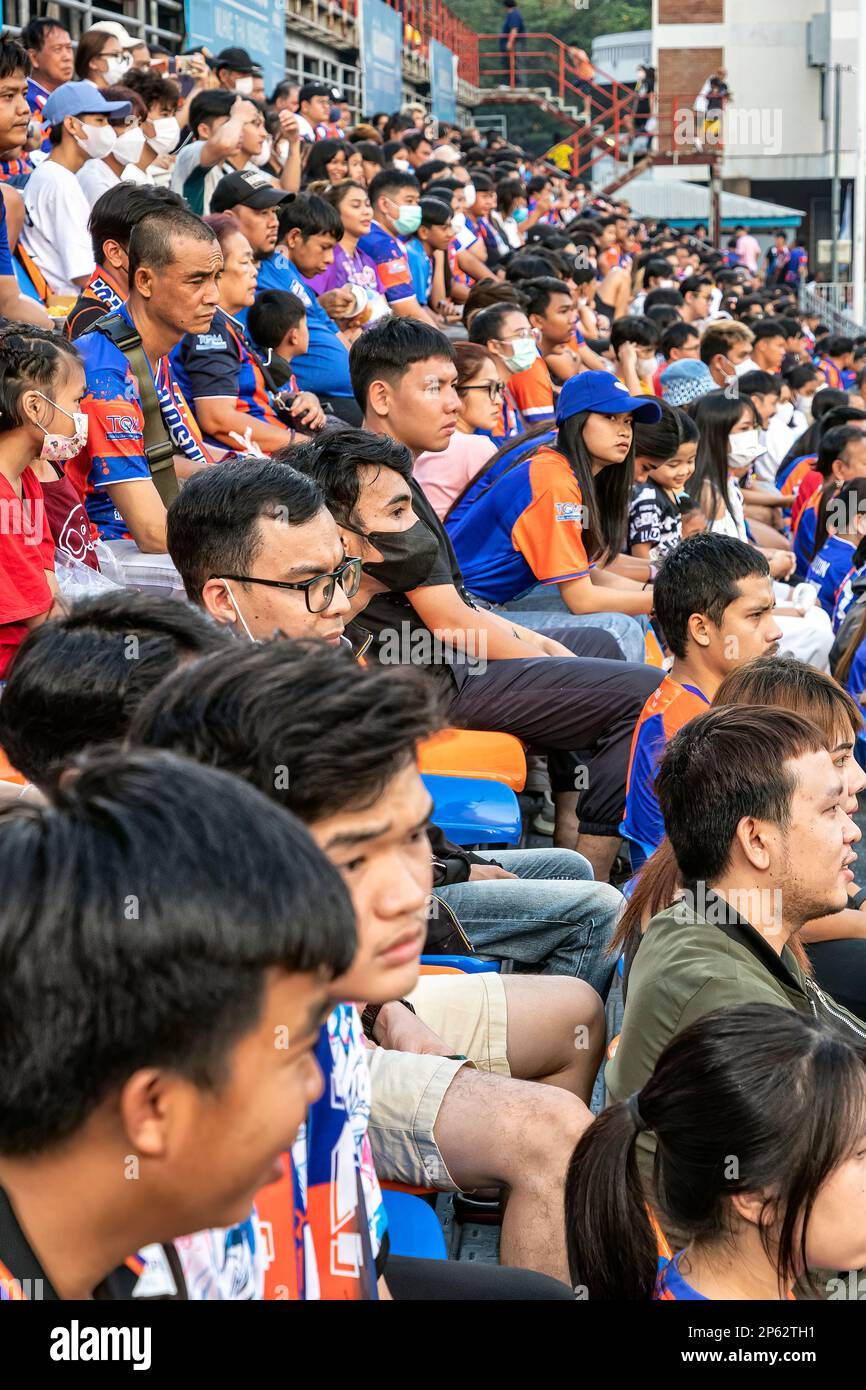 Spectators at Thai Premier League match, PAT Stadium, Bangkok Stock ...