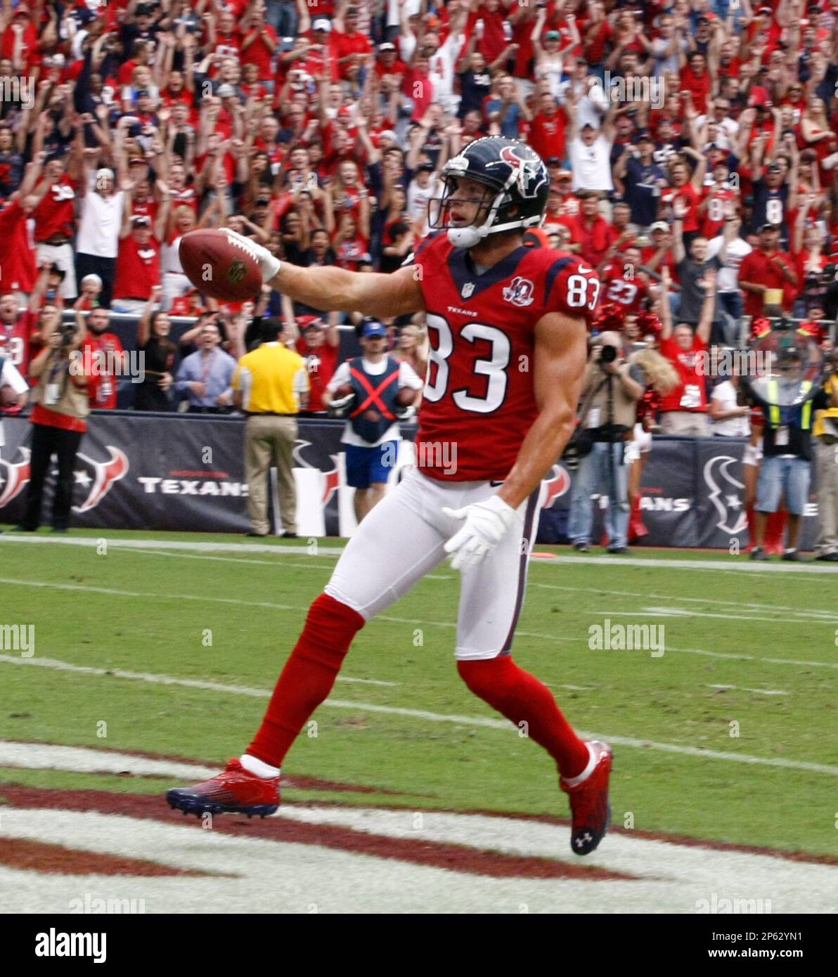 Houston Texans wide receiver Kevin Walter (83) scores a touchdown ...