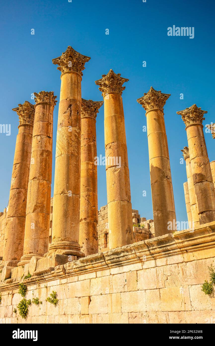 architectural ruins in the citadel of Amman in Jordan Stock Photo - Alamy