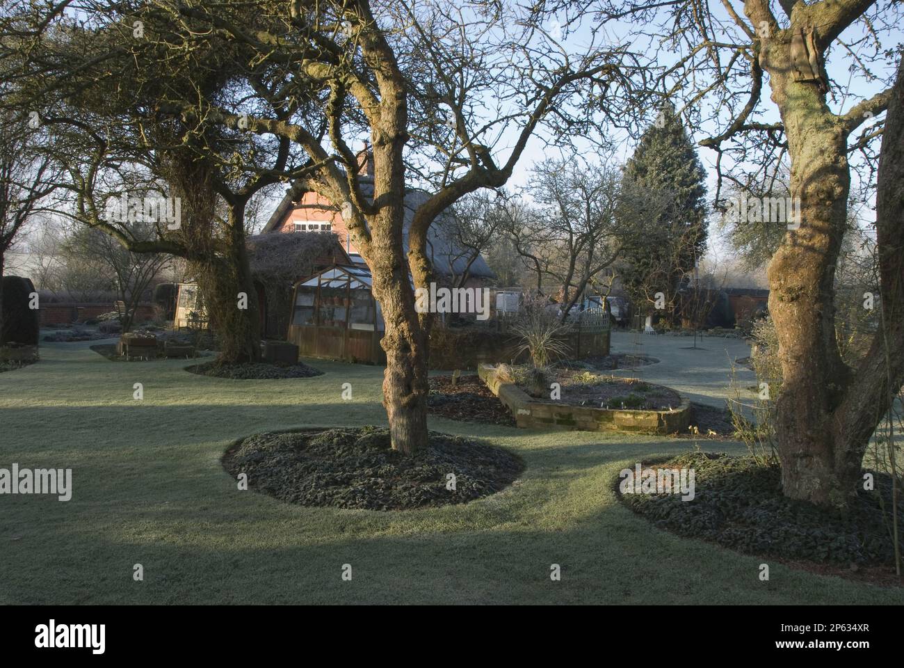 Lawn mowing circles hi-res stock photography and images - Alamy