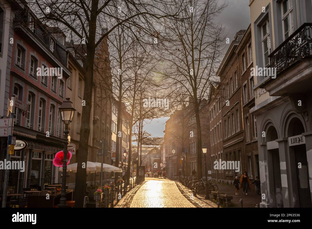 German city center hi-res stock photography and images - Alamy