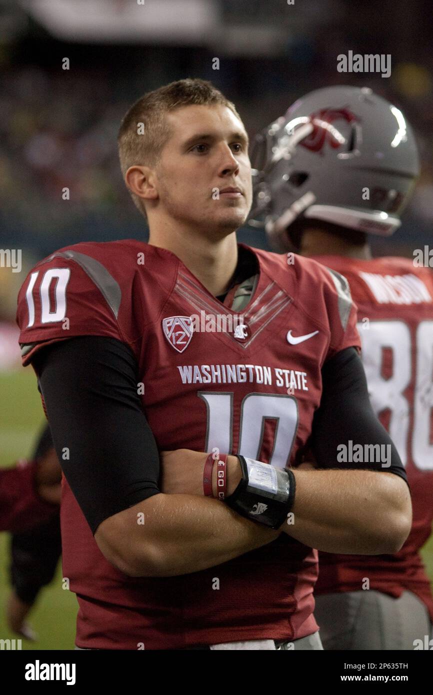 Washington State Cougars Jeff Tuel (10) in action during a game against ...