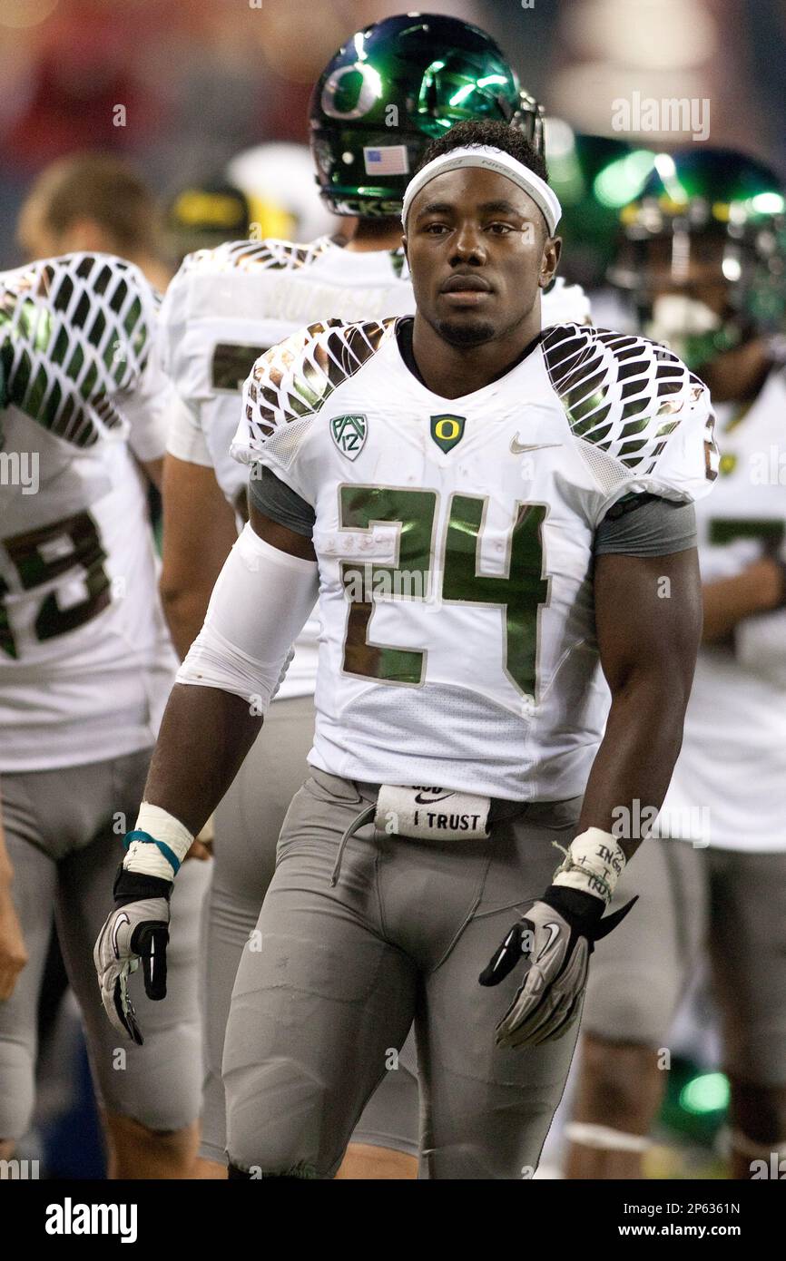 Oregon State Ducks Kenjon Barner (24) in action during a game against ...