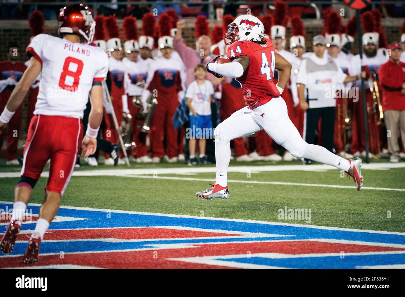SMU linebacker Taylor Reed (44) runs into the end zone for a touchdown ...