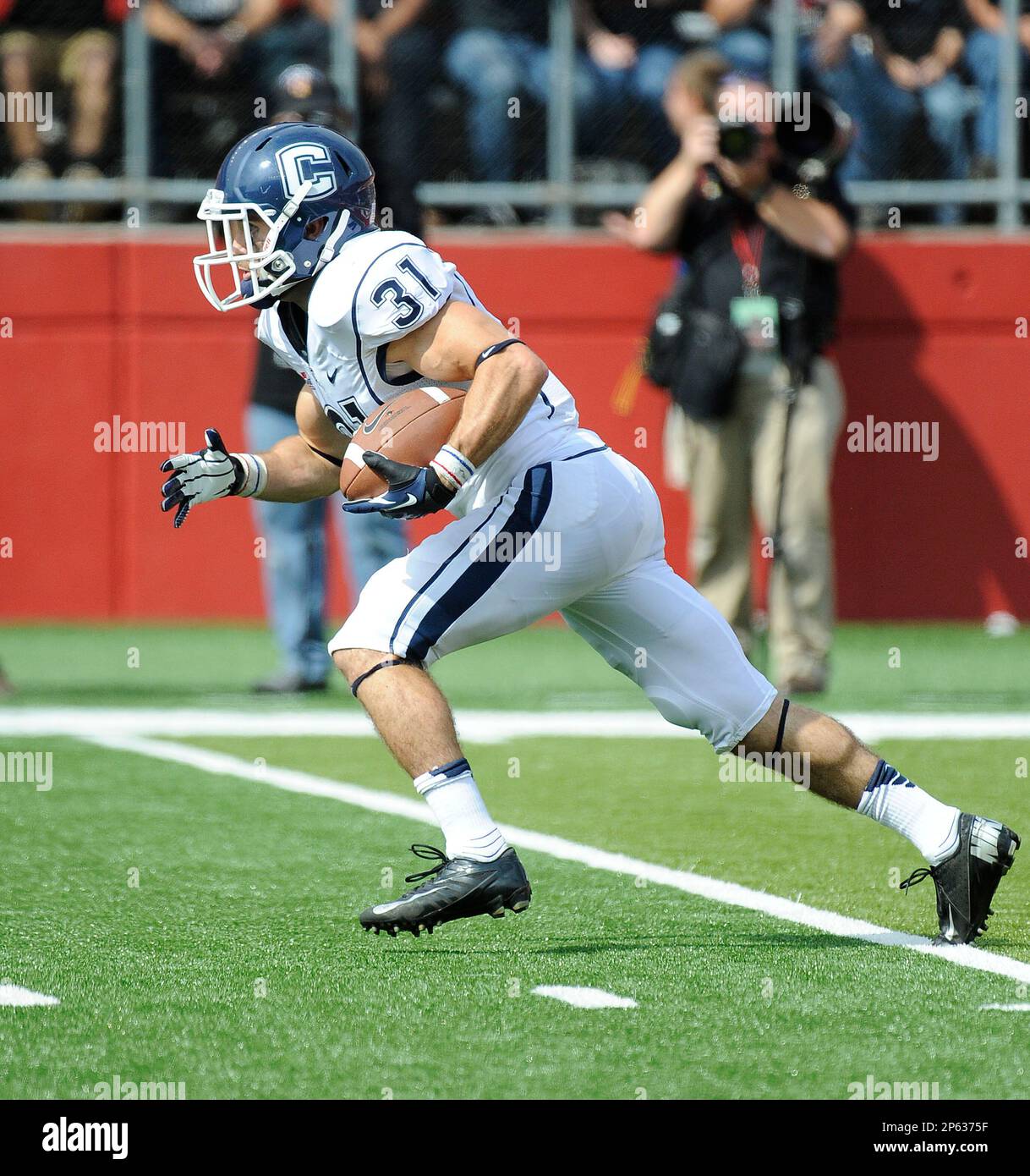 Connecticut Huskies Nick Williams (31) in action during a game against ...