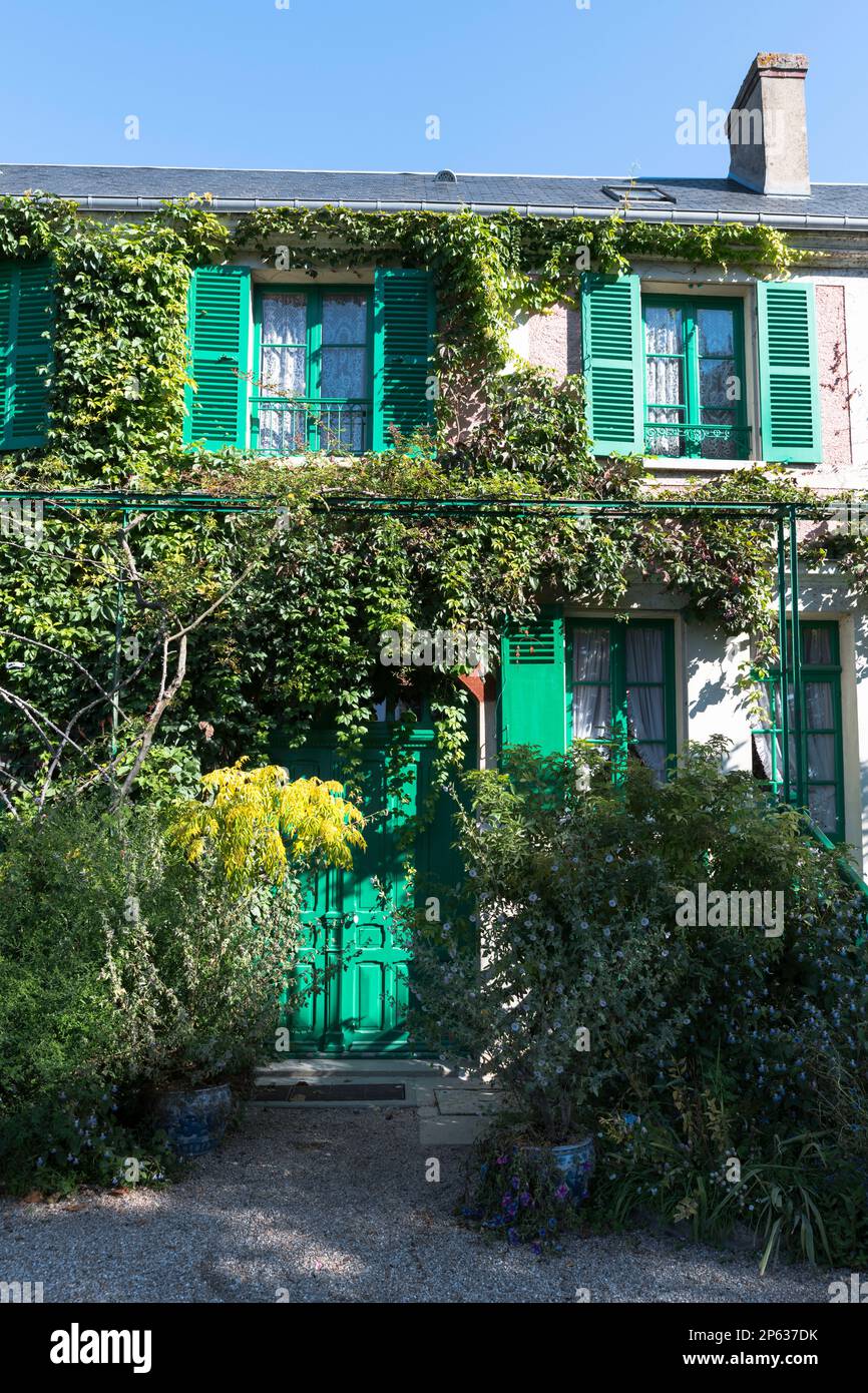 the flowers and plants in the gardens of monet in france Stock Photo ...