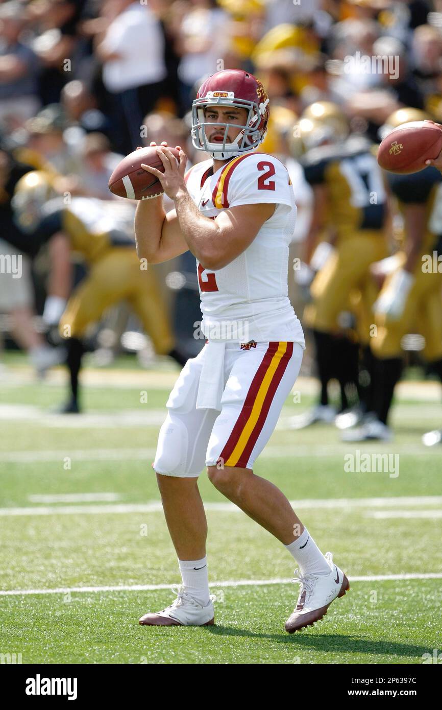 Iowa State quarterback Steele Jantz (2) passes the football in a NCAA ...