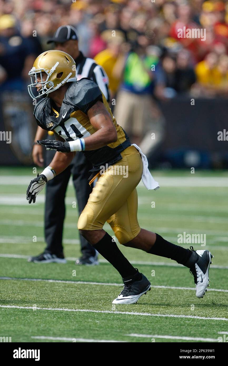 Iowa linebacker Christian Kirksey (20) runs in a NCAA college football ...