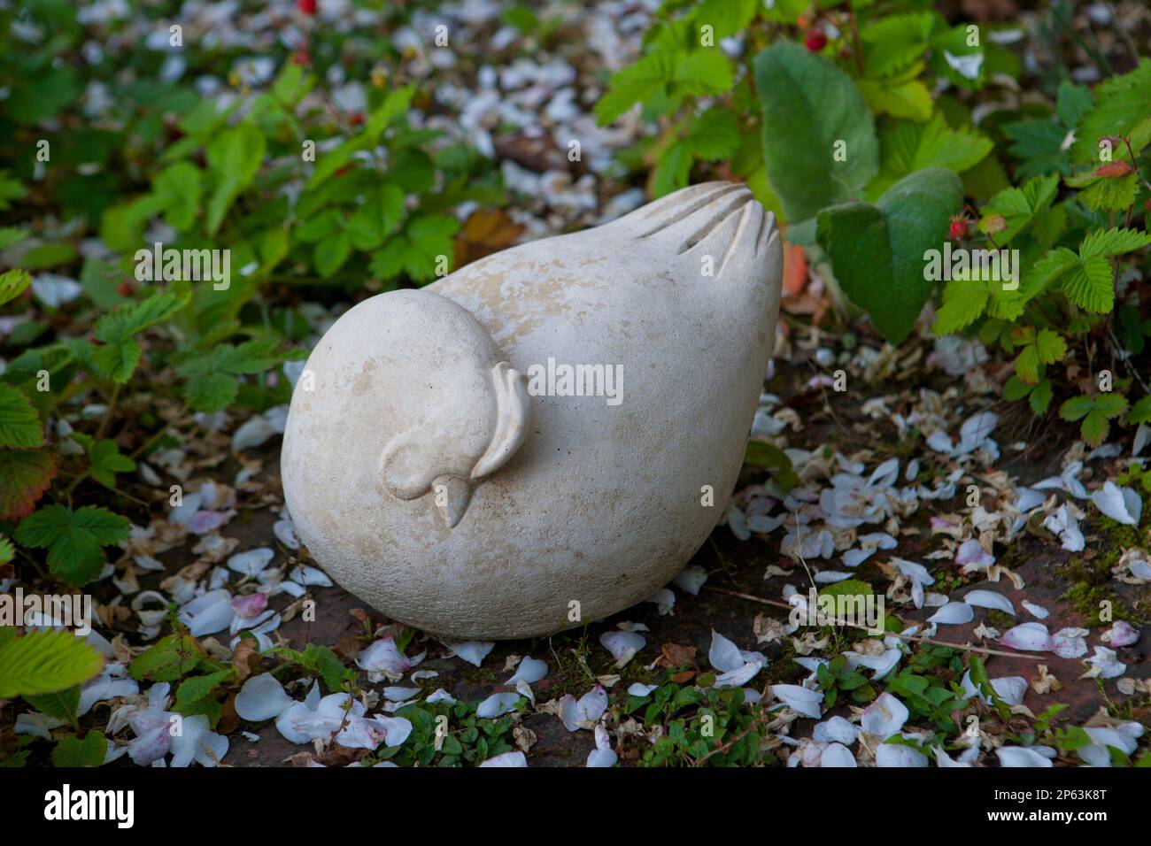 stone bird ornament Stock Photo - Alamy
