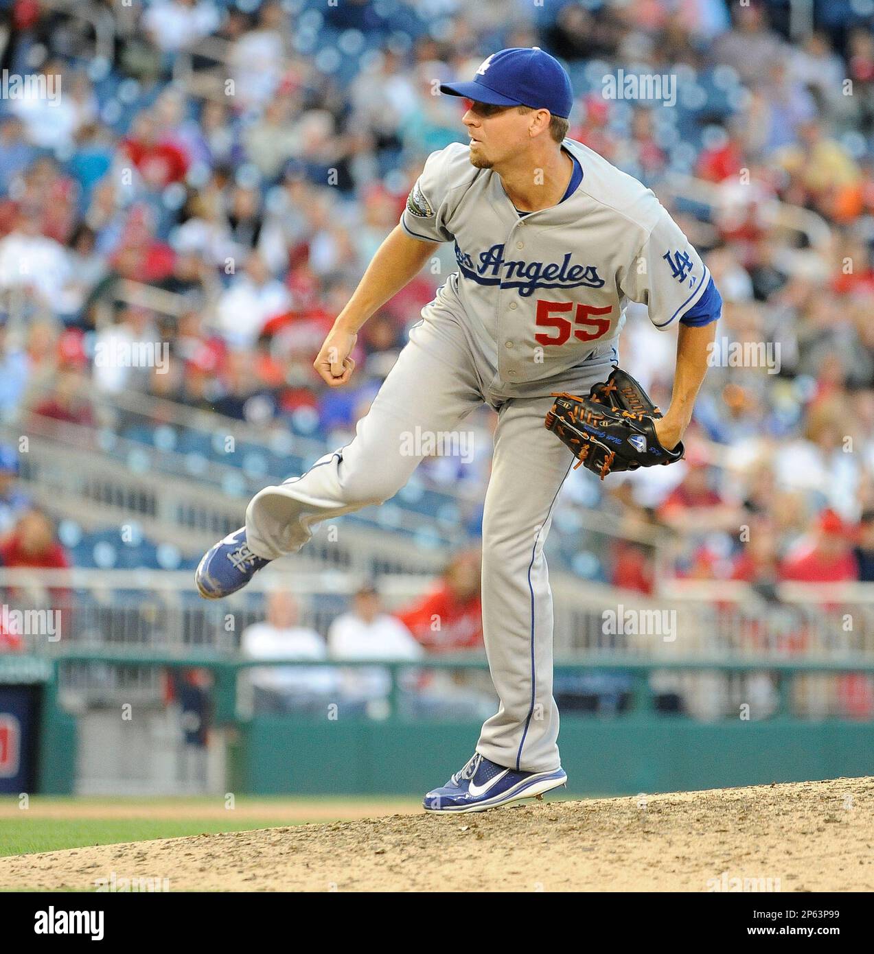 Los Angeles Dodgers Matt Guerrier (55) in action during game 1 of a ...