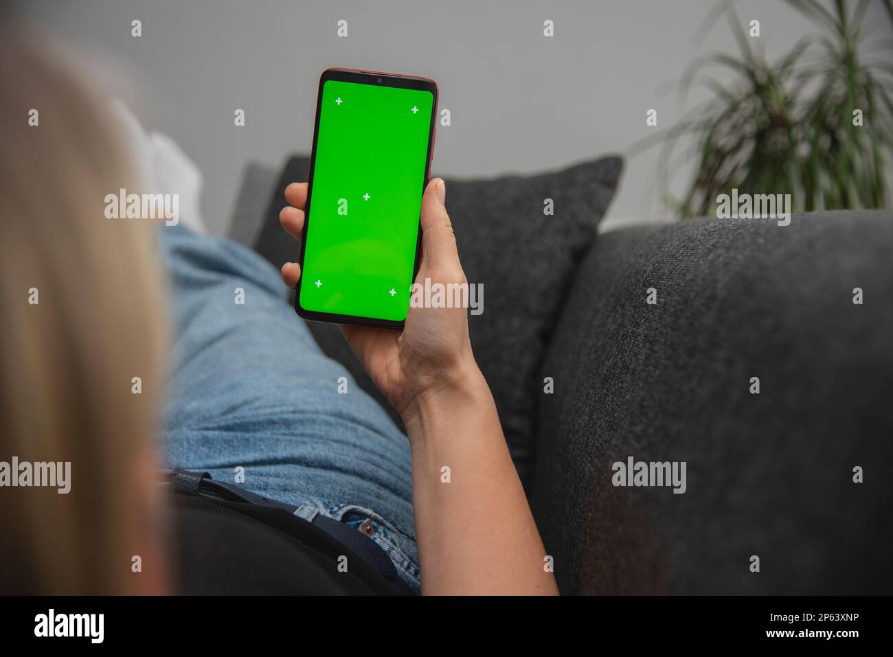 Smartphone with Green Chroma Key Screen Stock Photo - Alamy