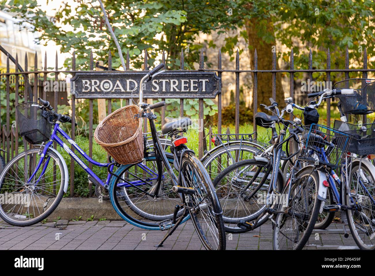 Bicycles chained to railings hi-res stock photography and images - Alamy