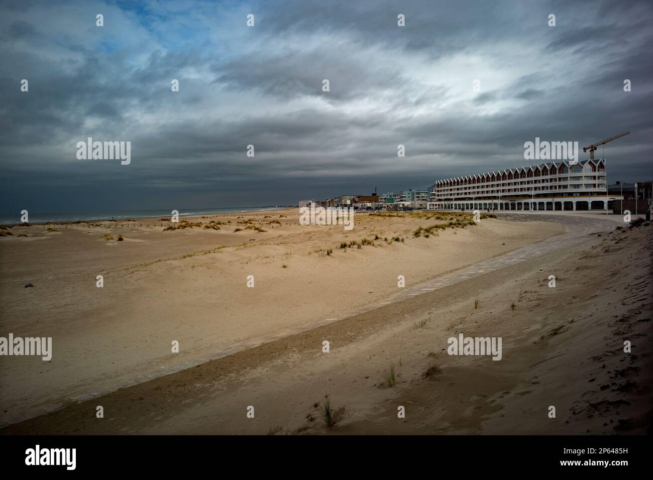 Dunkirk beach hi-res stock photography and images - Alamy