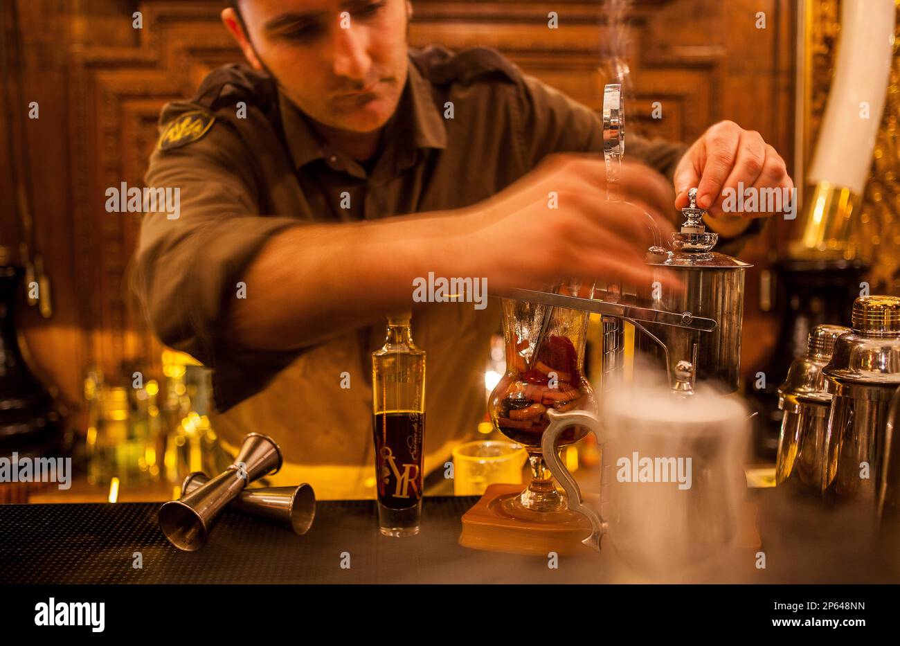 The grande taberna counter hi-res stock photography and images - Alamy