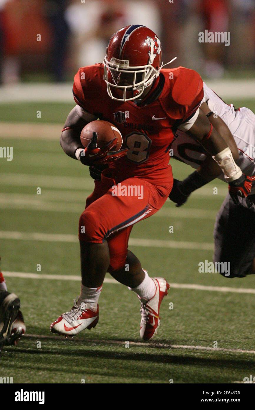 Fresno State Bulldogs Robbie Rouse #8 making a play during the game ...