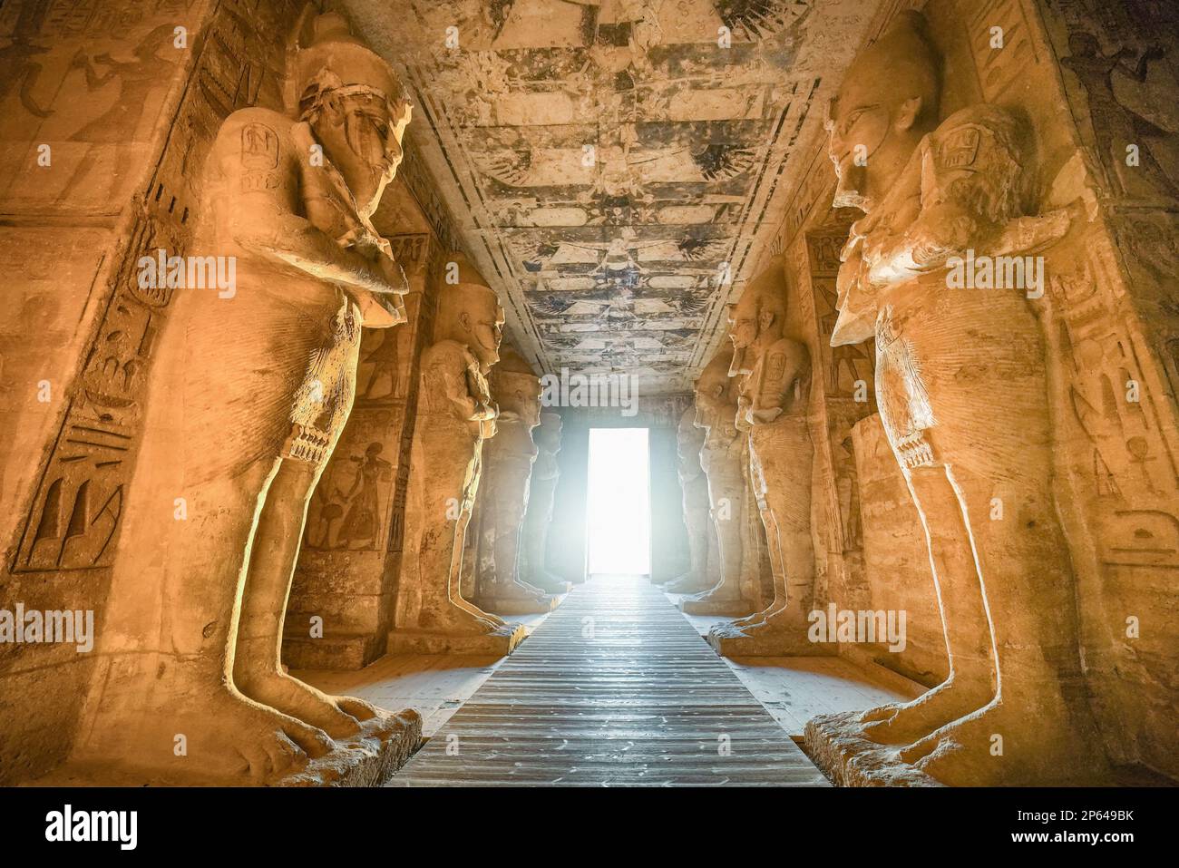 Abu simbel great temple interior hi-res stock photography and images ...