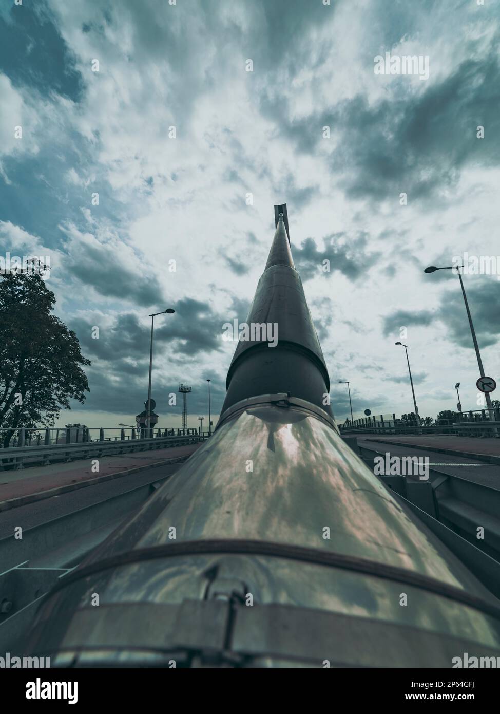 Wire tensioning hi-res stock photography and images - Alamy