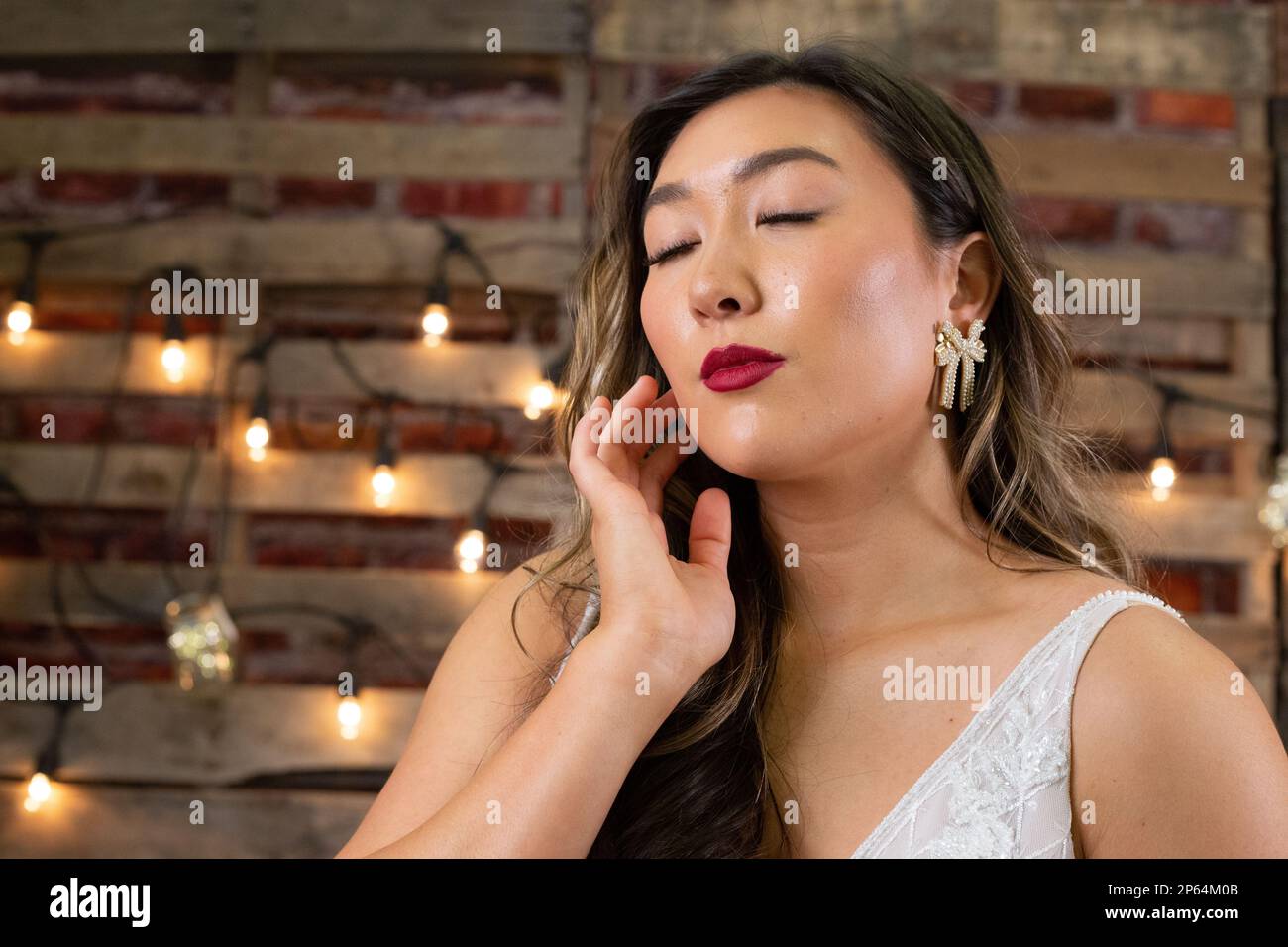 Fashion model pose hi-res stock photography and images - Alamy