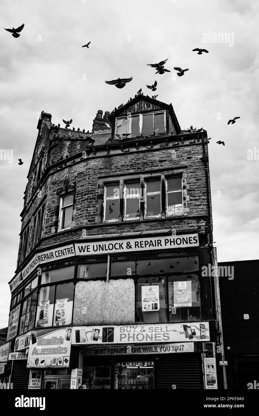Run down buildings in the centre of Bradford City Centre Stock Photo ...