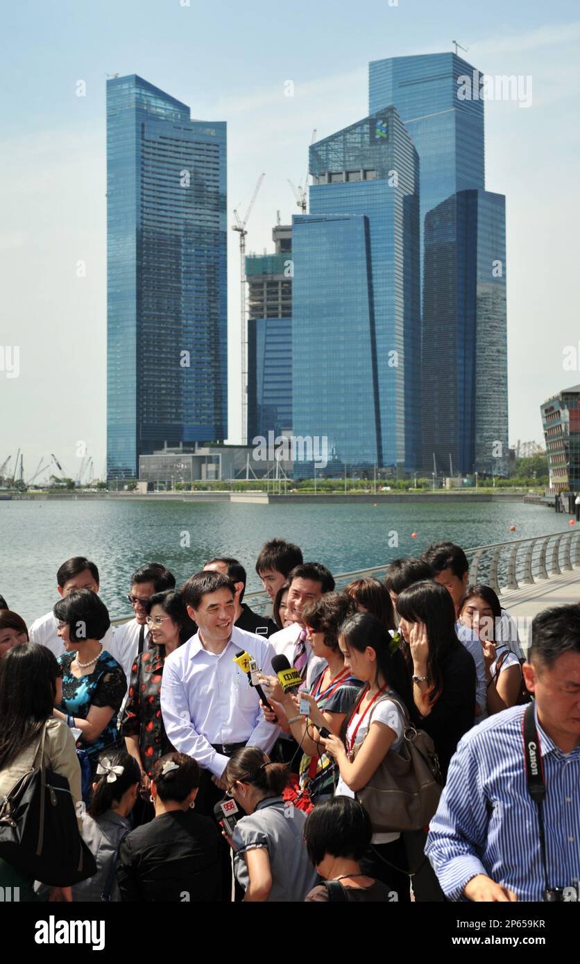 Taiwanese politician and the Mayor of Taipei, Dr Hau Lung-pin, tours ...