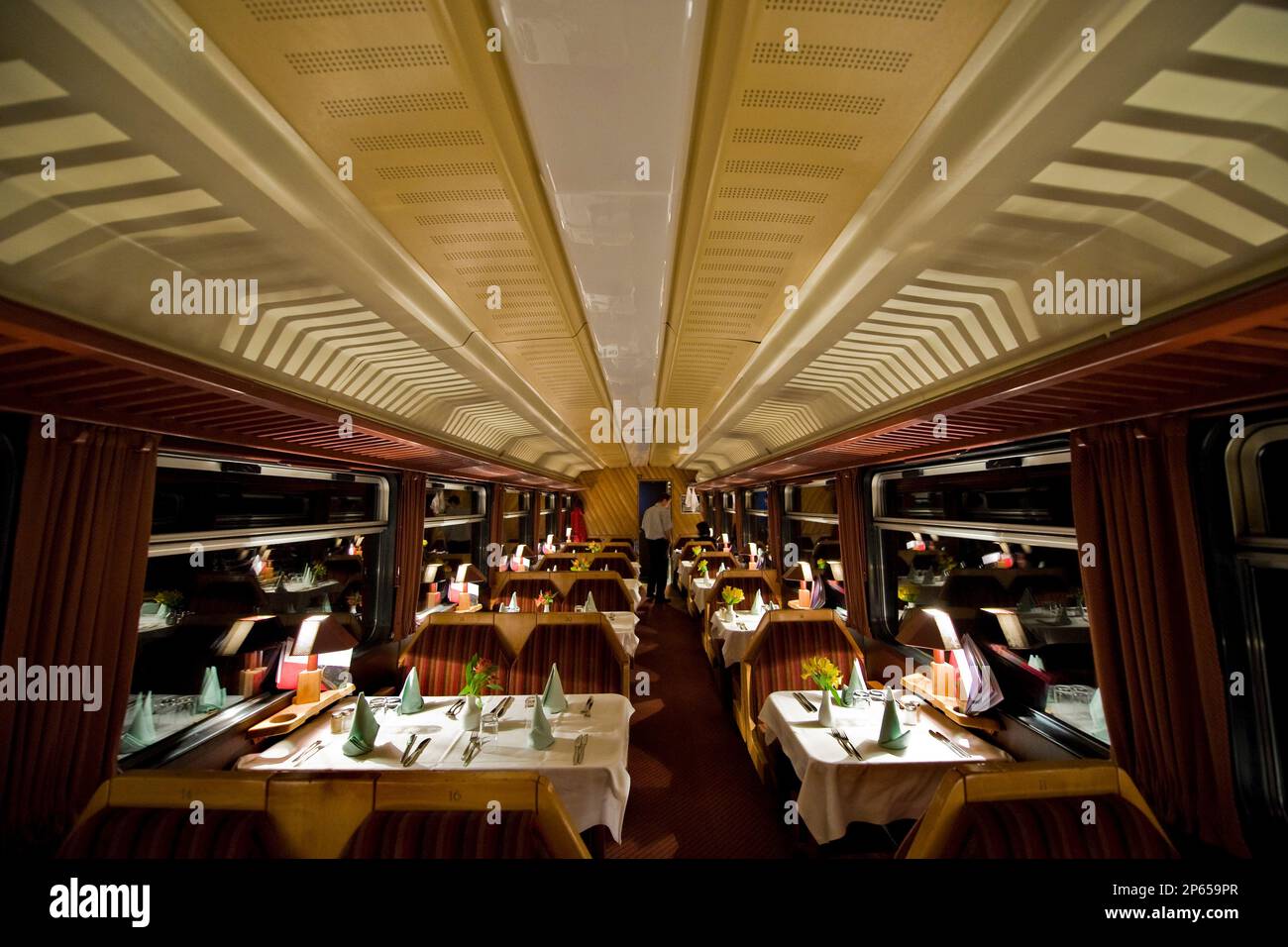 Glacier express restaurant hi-res stock photography and images - Alamy