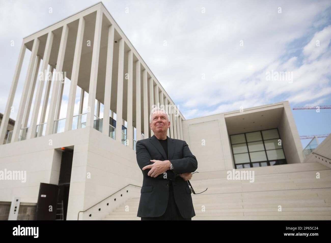 FILE - Architect David Alan Chipperfield poses outside of the James ...