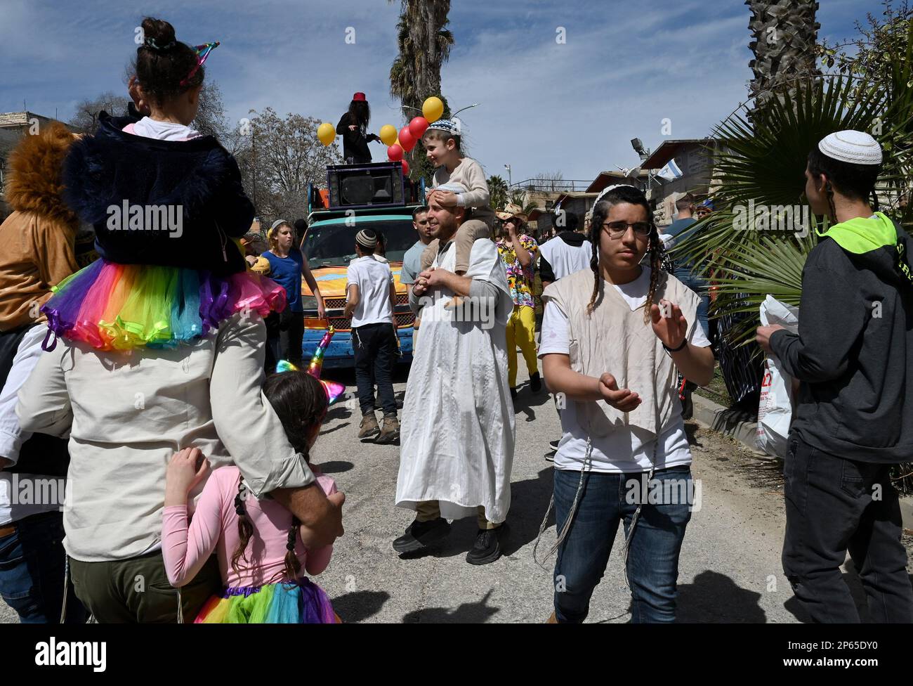 Hebron, West Bank. 07th Mar, 2023. Israeli settlers wear costumes in ...