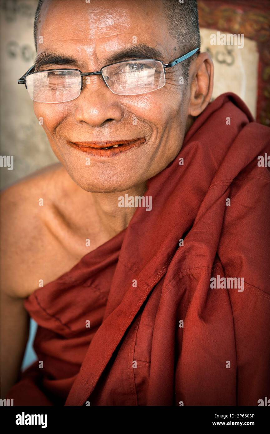 Myanmar, Yangon, Sule paya, Monk portrait Stock Photo - Alamy