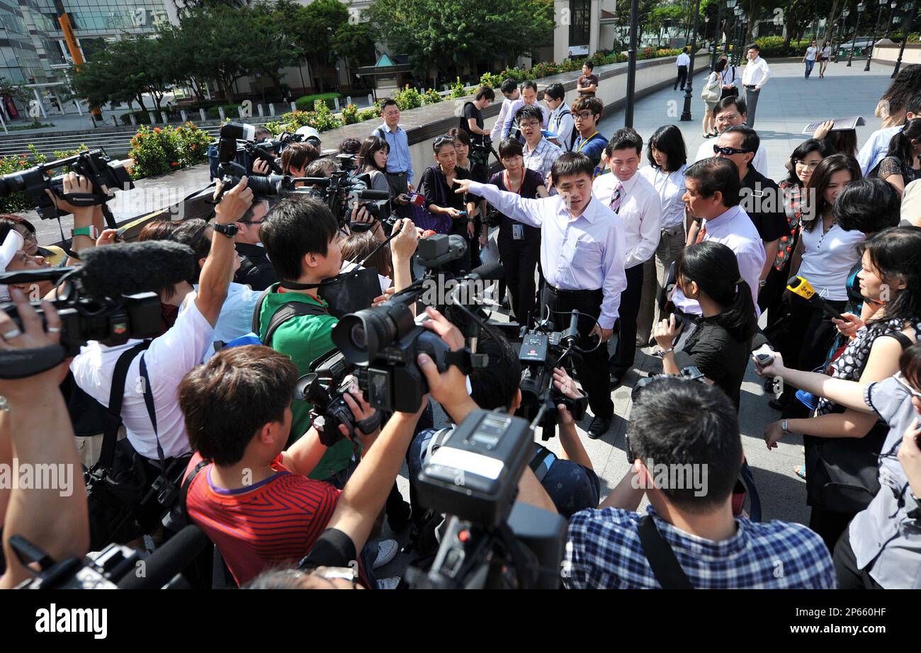 Taiwanese politician and the Mayor of Taipei, Dr Hau Lung-pin, tours ...