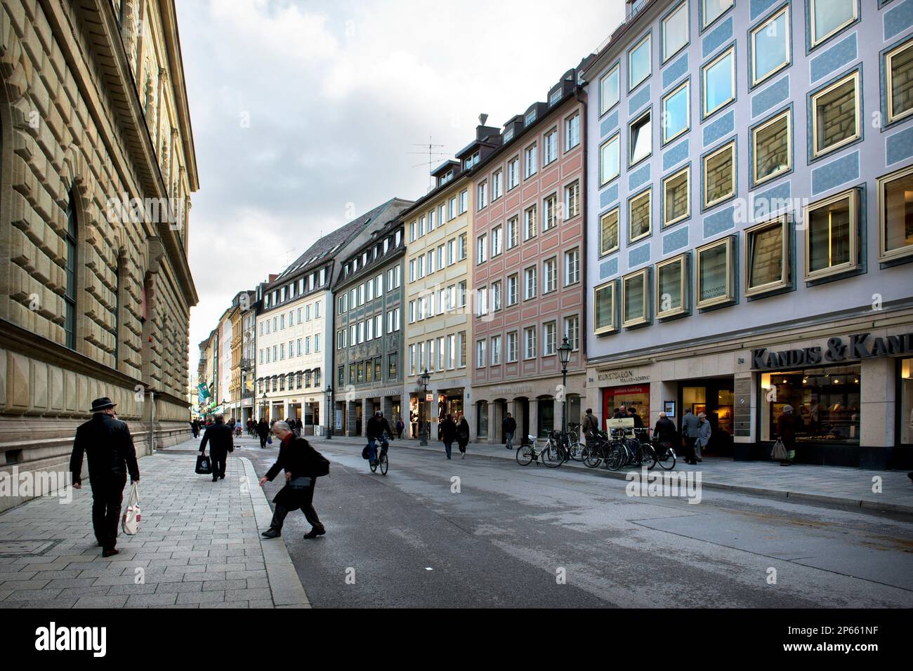 Daily munich hi-res stock photography and images - Alamy