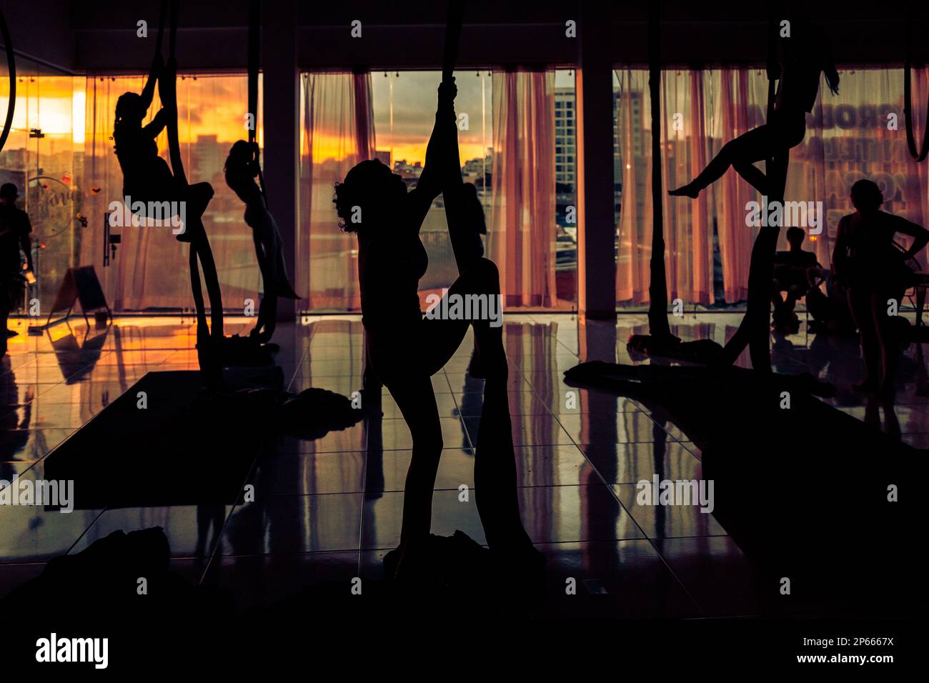 Aerial contortion in silk hi-res stock photography and images - Alamy