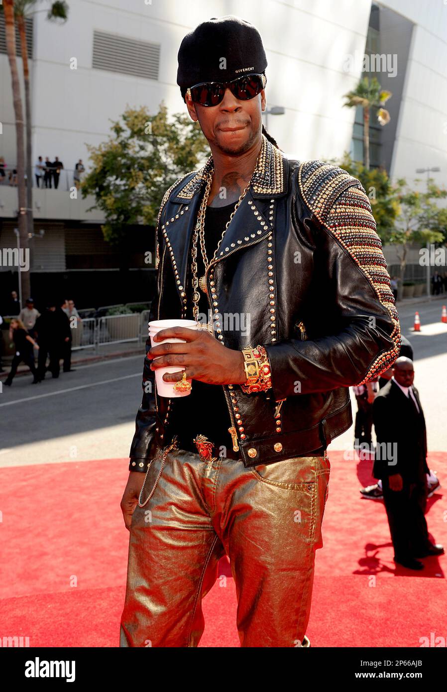 LOS ANGELES, CA - SEPTEMBER 6: 2 Chainz arrives at the 2012 MTV Video ...