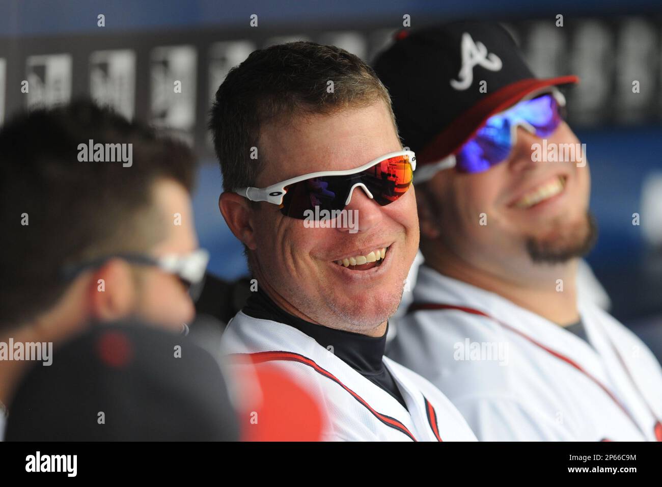 Atlanta Brave Chipper Jones #10 with teammates during a game against ...