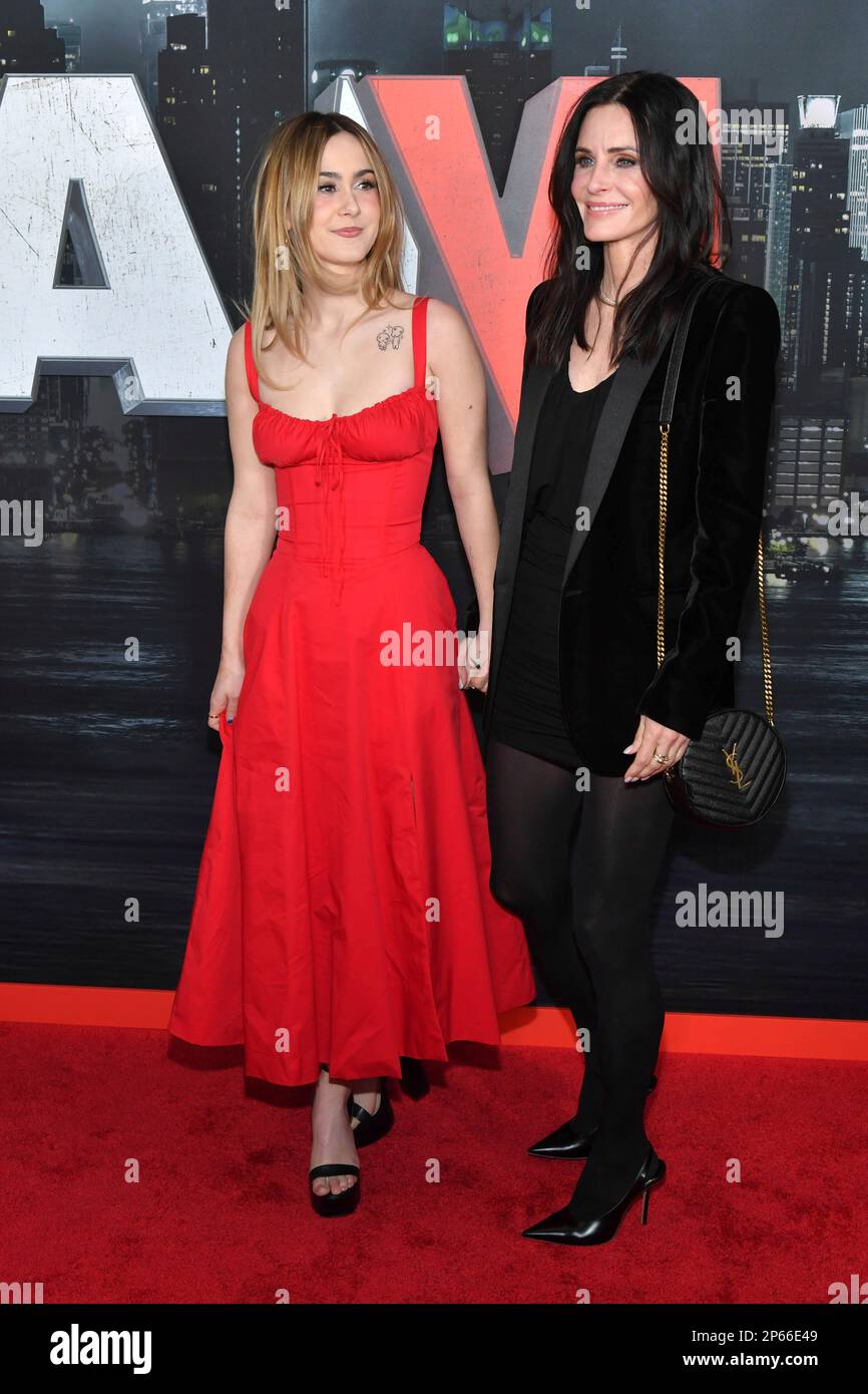 Photo by: NDZ/STAR MAX/IPx 2023 3/6/23 Coco Arquette and Courteney Cox ...